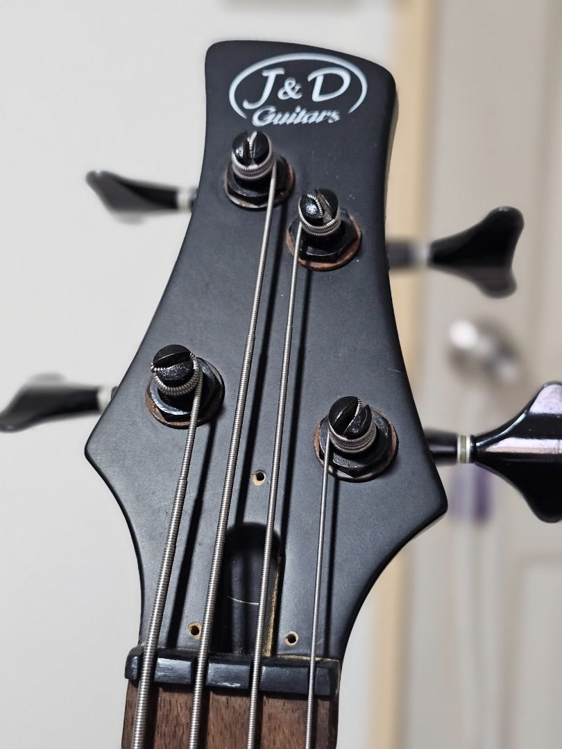 J&D Bass with P/J pickups (34" scale), Hobbies & Toys, Music & Media ...