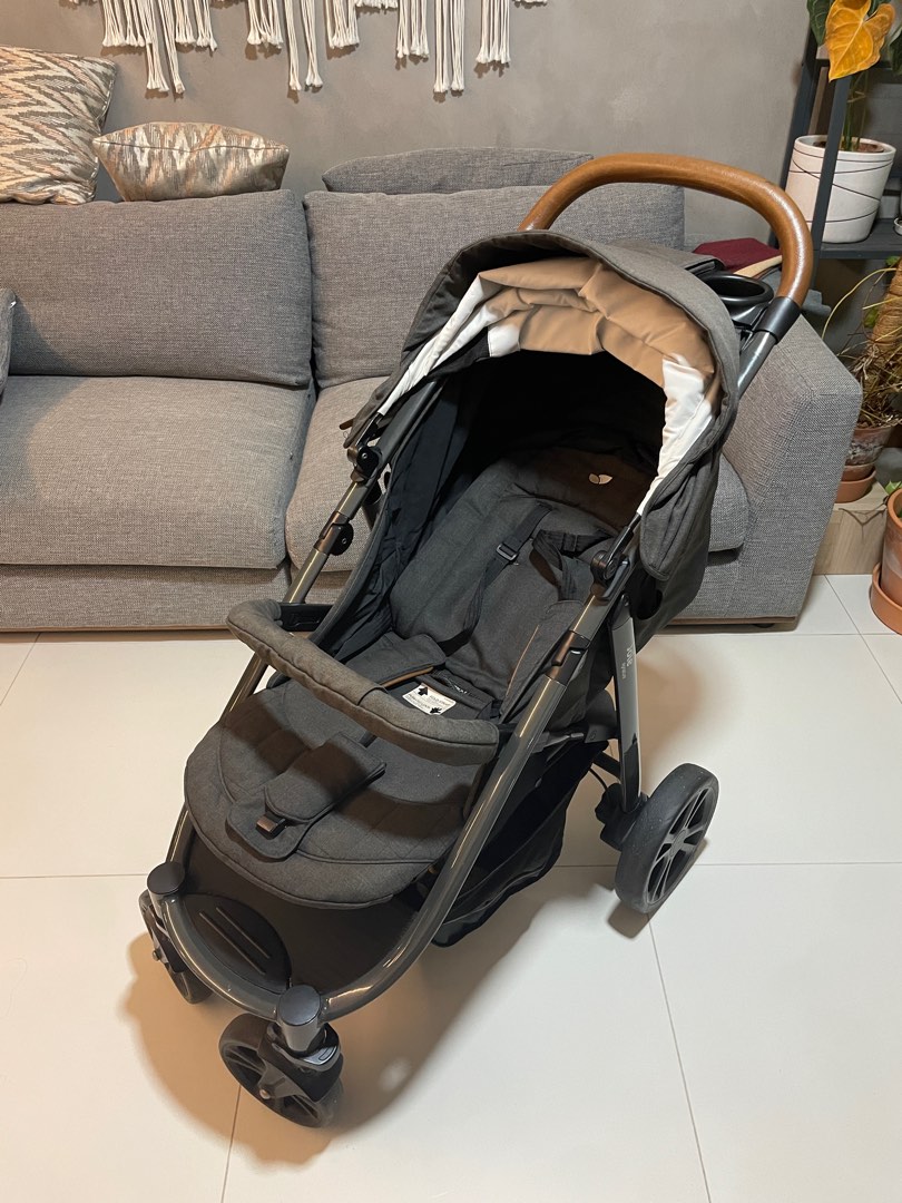 Joie signature stroller, Babies & Kids, Going Out, Strollers on Carousell