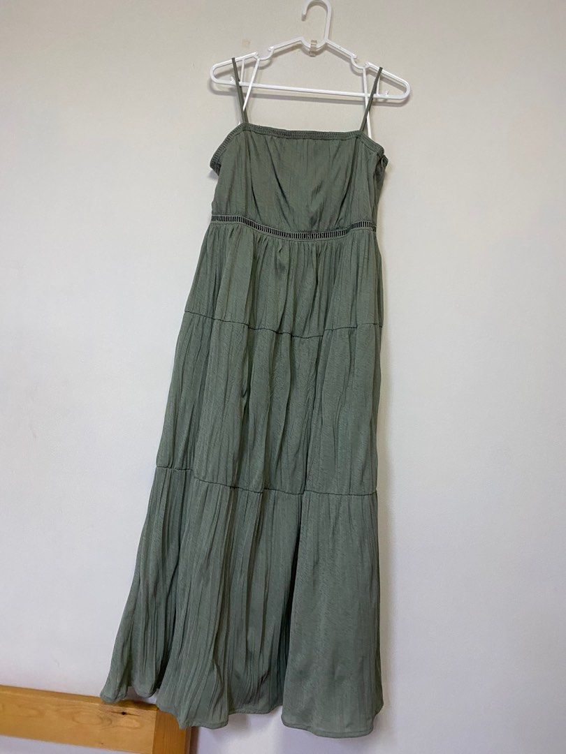 (L) Love Bonito LB Charlotta Tiered Crinkled Maxi Dress in Sage Green ...