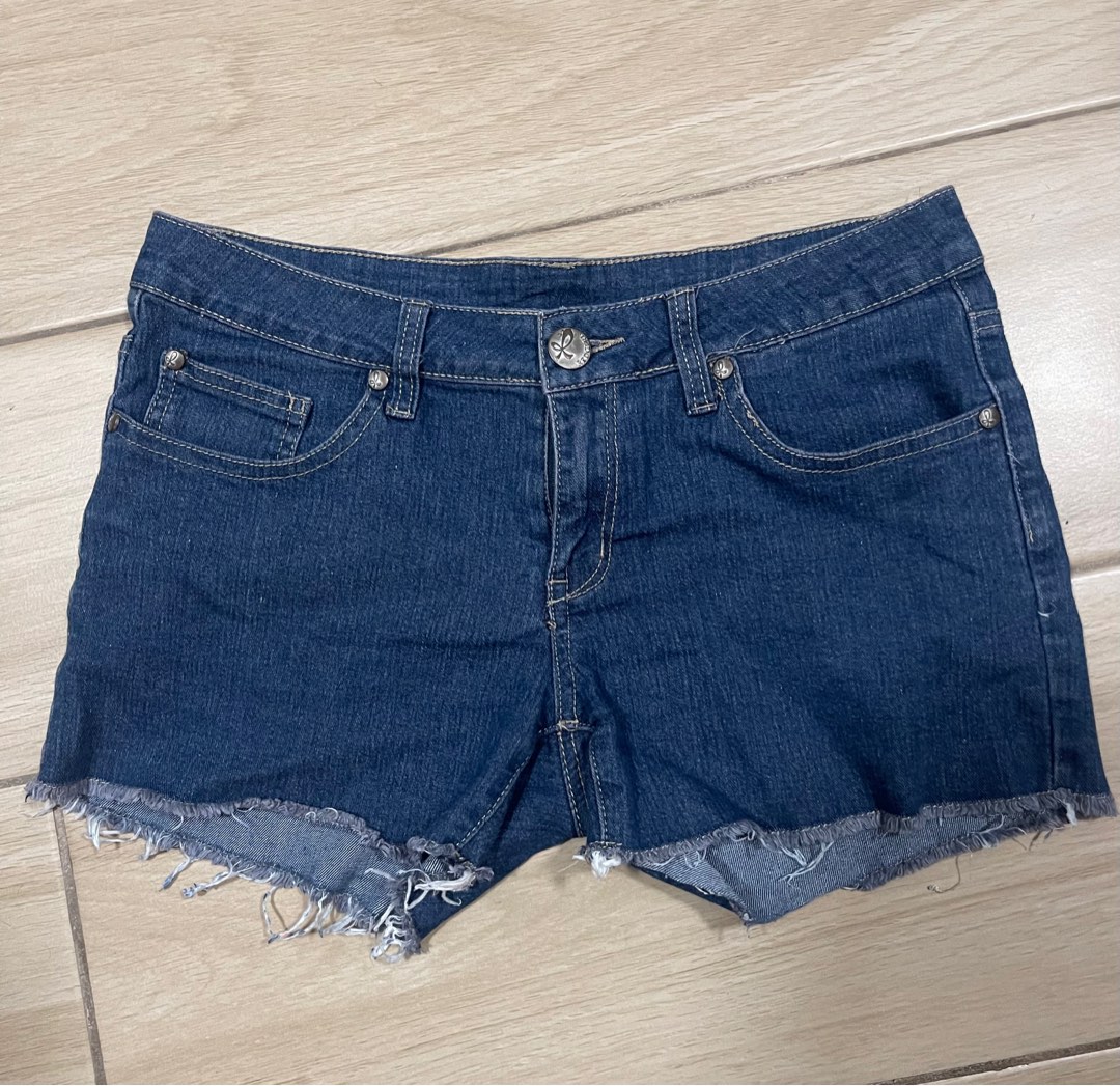 Maong shorts, Women's Fashion, Bottoms, Shorts on Carousell
