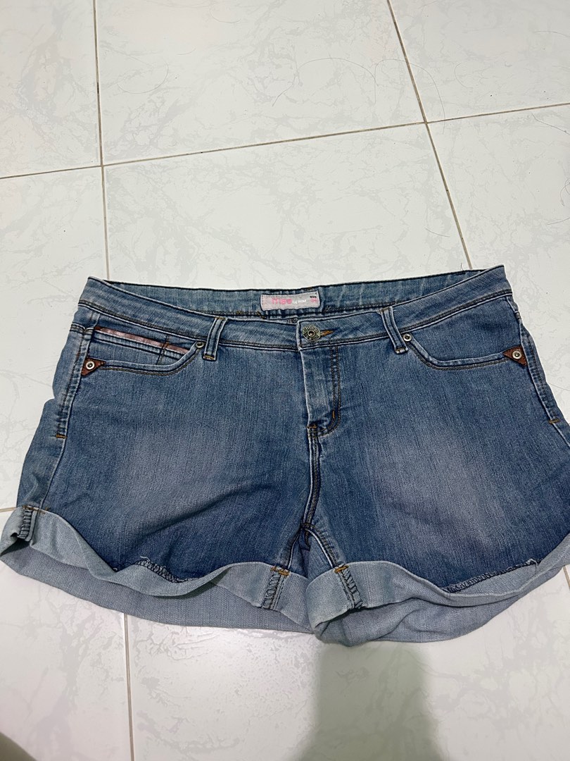 MAONG SHORTS, Women's Fashion, Bottoms, Shorts on Carousell