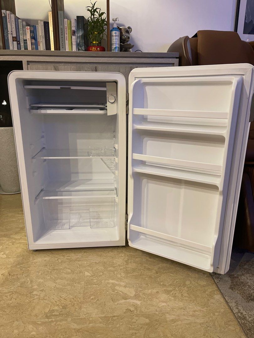 Midea 96L Bar Fridge, TV & Home Appliances, Kitchen Appliances ...