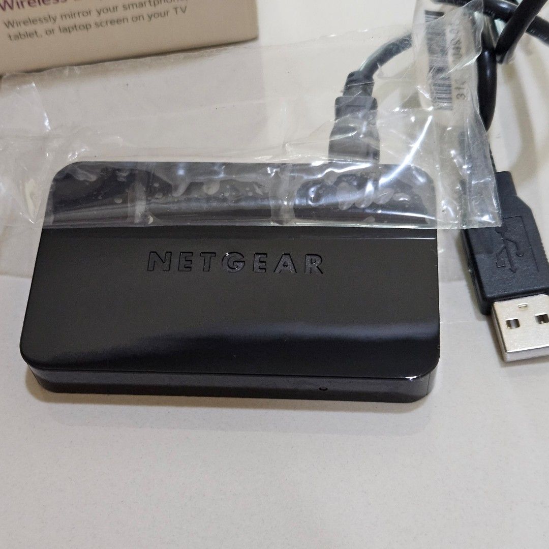 NETGEAR Push2TV Wireless Display HDMI Adapter with Miracast (PTV3000), TV & Home Appliances, TV ...