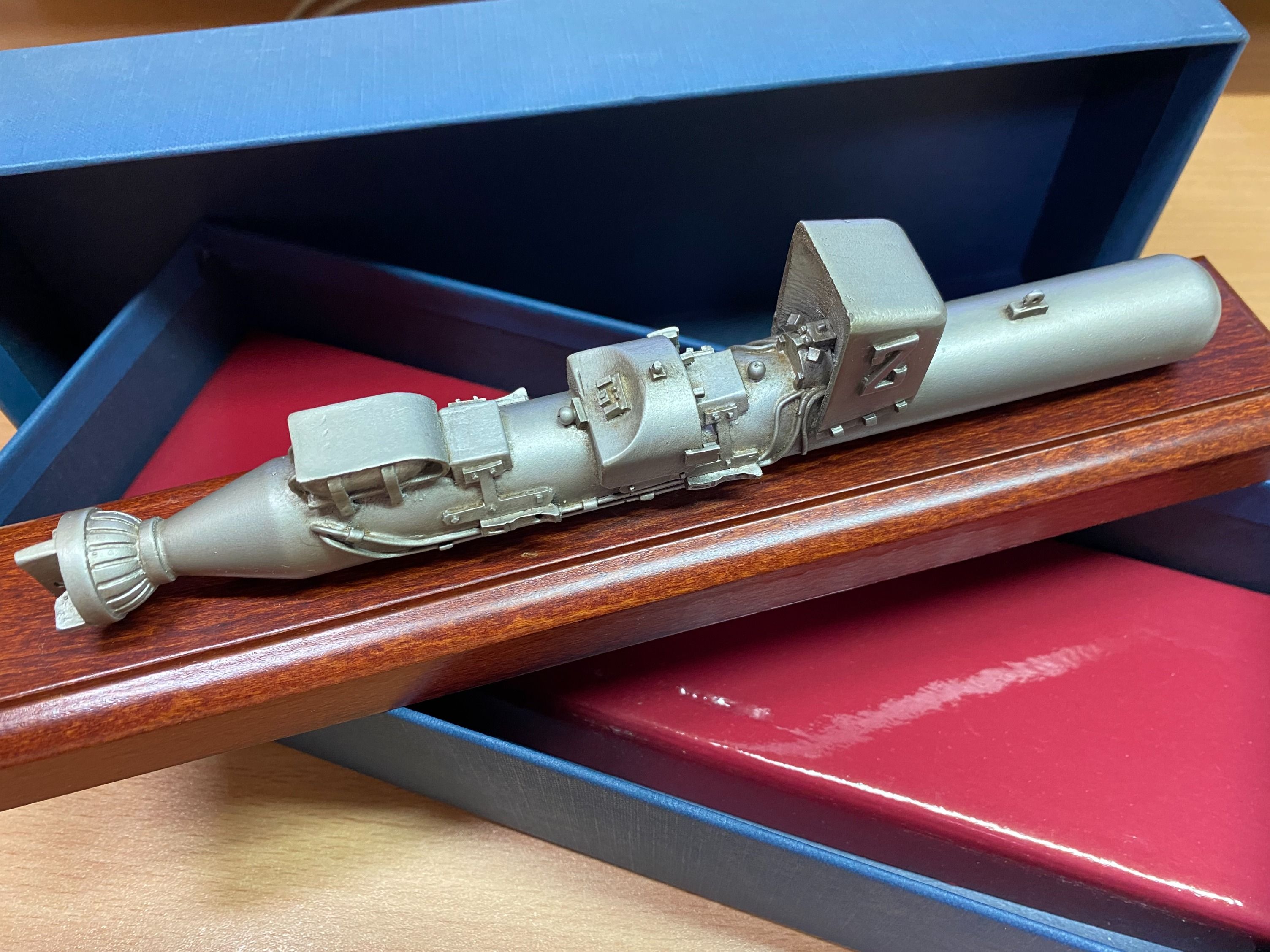 Panerai Dealer Display Luigi & SLC MAIALE (PIG) Submarine Torpedo ...