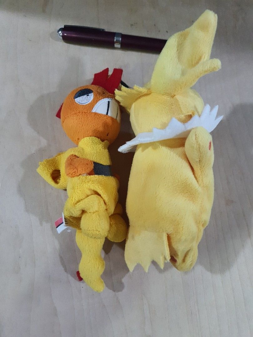 Pokemon Center Banpresto Scraggy and Jolteon beanie plush pair, Hobbies ...