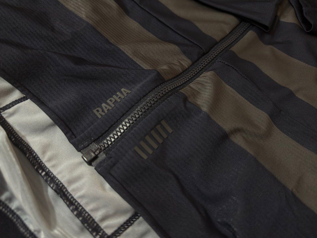 Rapha RCC Pro Team Jersey (Medium), Men's Fashion, Activewear on Carousell