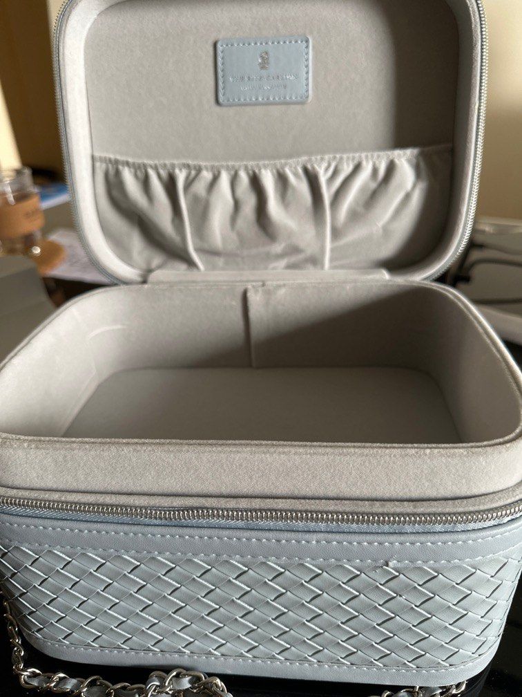 Ritz Carlton mooncake makeup bag, Beauty & Personal Care, Face, Makeup ...