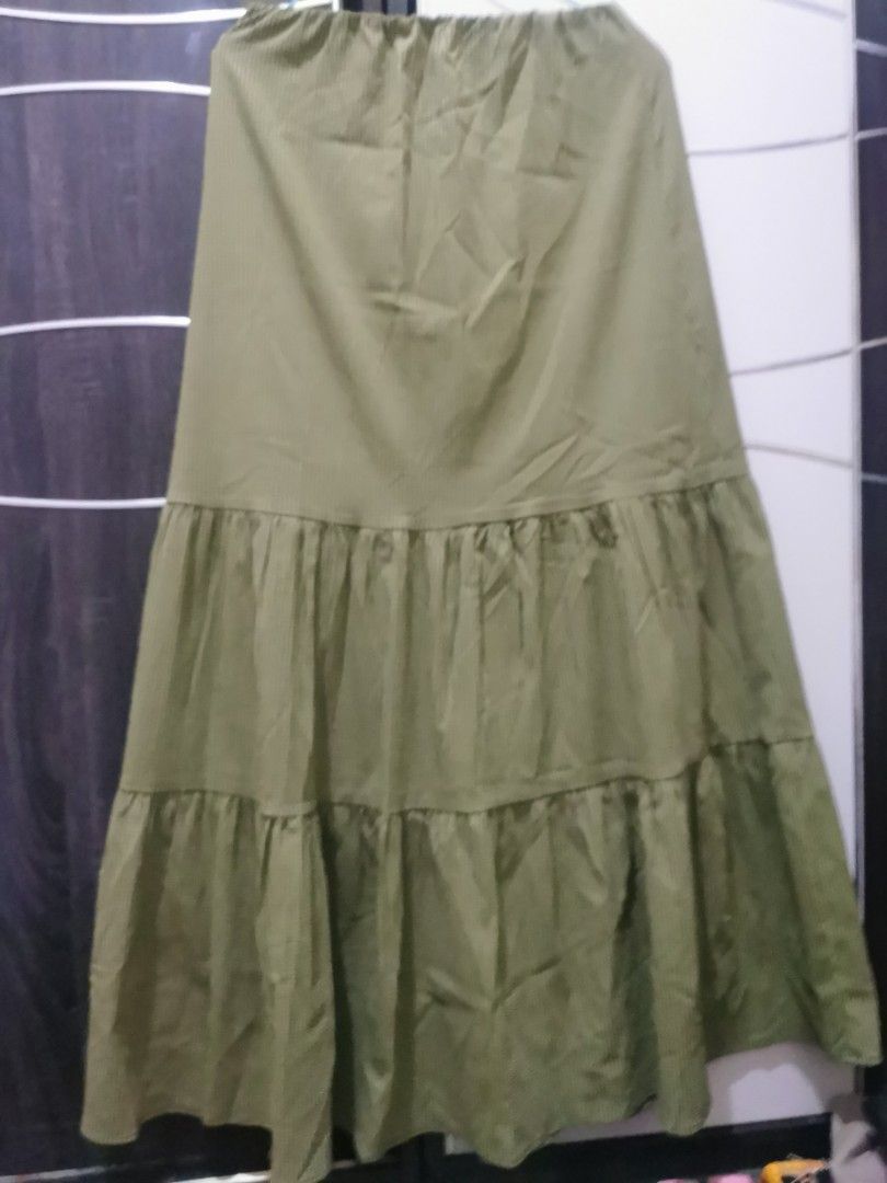 Rok umpak Hs Sage brand Apres jour, Fesyen Wanita, Pakaian Wanita, Gaun & Rok di Carousell