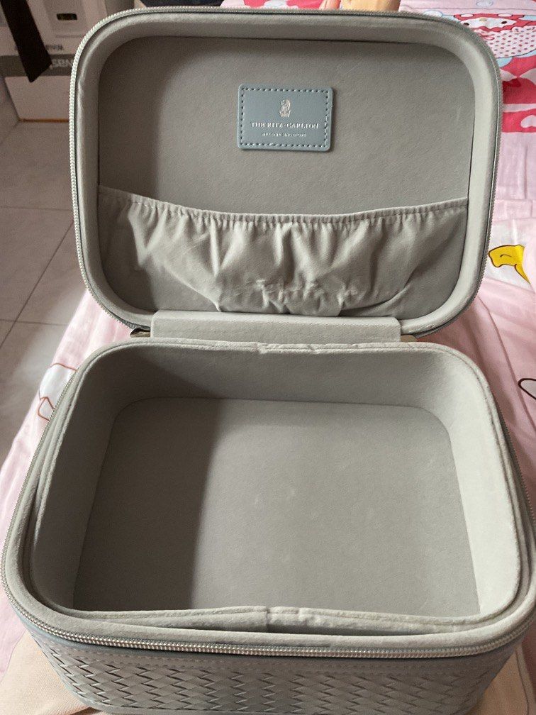 The Ritz-Carlton, Millenia Mooncake box, Women's Fashion, Bags ...