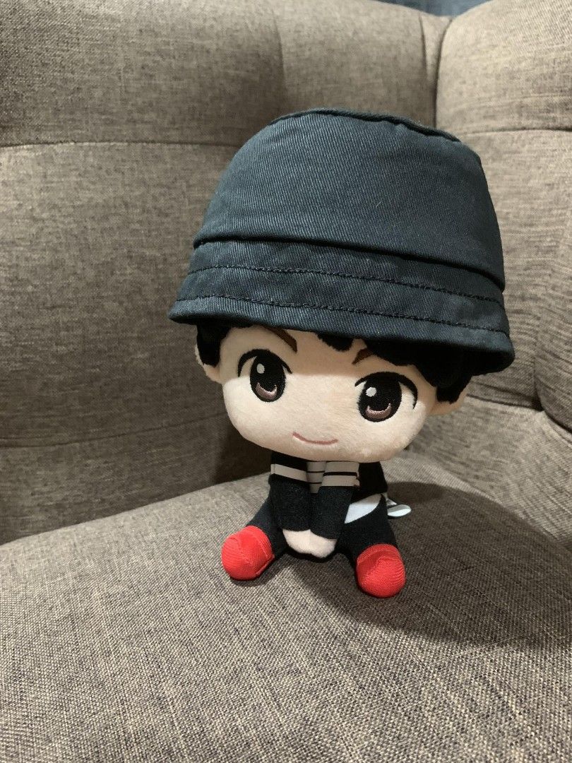 Tiny tan sit plushie, Hobbies & Toys, Toys & Games on Carousell