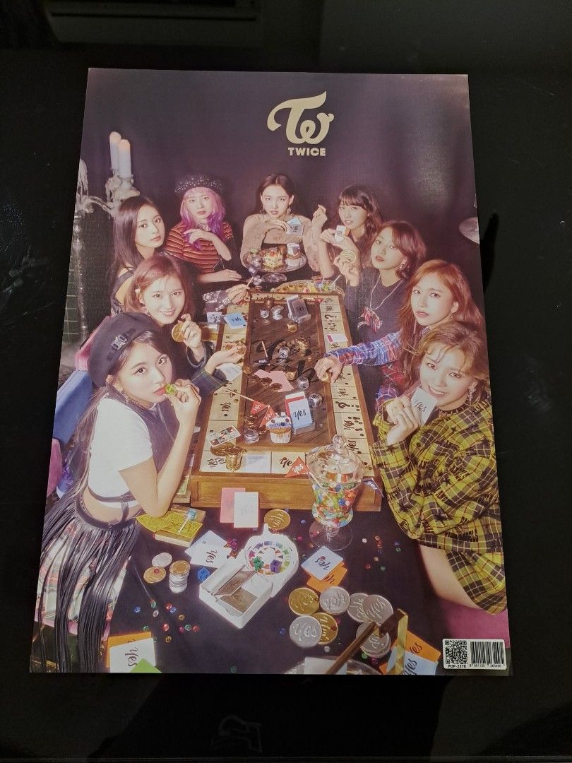 Twice poster (nayeon Jeongyeon Momo Sana Jihyo Mina Dahyun Chaeyoung Tzuyu), Hobbies & Toys ...
