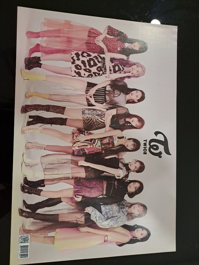 Twice poster (nayeon Jeongyeon Momo Sana Jihyo Mina Dahyun Chaeyoung Tzuyu), Hobbies & Toys ...