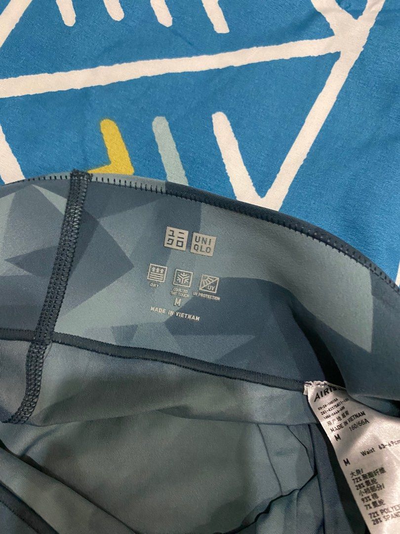 Uniqlo Ocean Blue Gym Tights, Women's Fashion, Activewear on Carousell