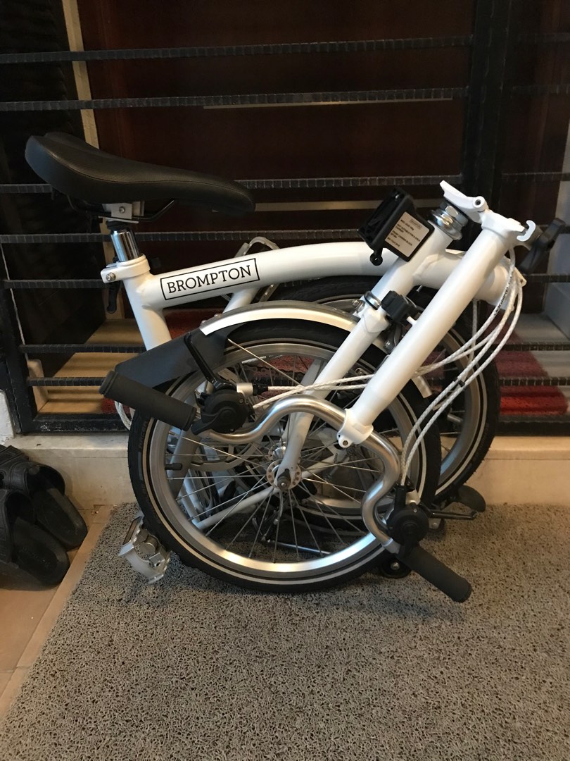 White Brompton 6 speed M6R C line, Sports Equipment, Bicycles & Parts ...