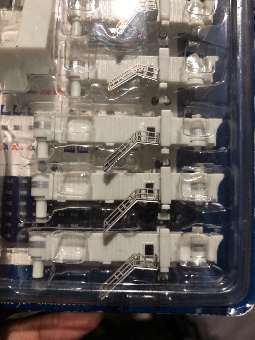 WIDE BODY JET BRIDGE / AEROBRIDGE, Hobbies & Toys, Toys & Games on ...