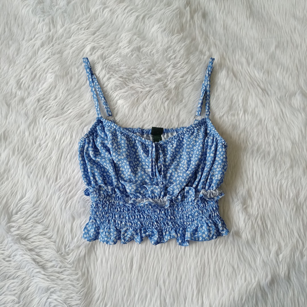 WILD Fable Cropped Top, Women's Fashion, Tops, Others Tops on Carousell