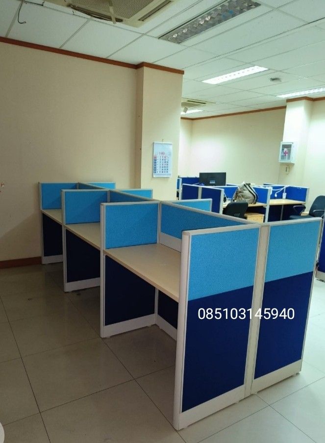 Workstation meja kantor, Perabotan Rumah di Carousell