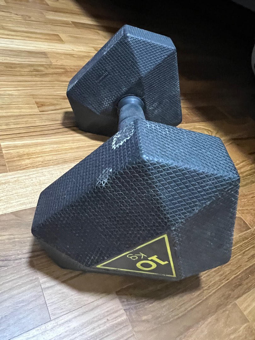 10Kg x 1, 6Kg kettle bell, Sports Equipment, Exercise & Fitness, Weights & Dumbbells on Carousell