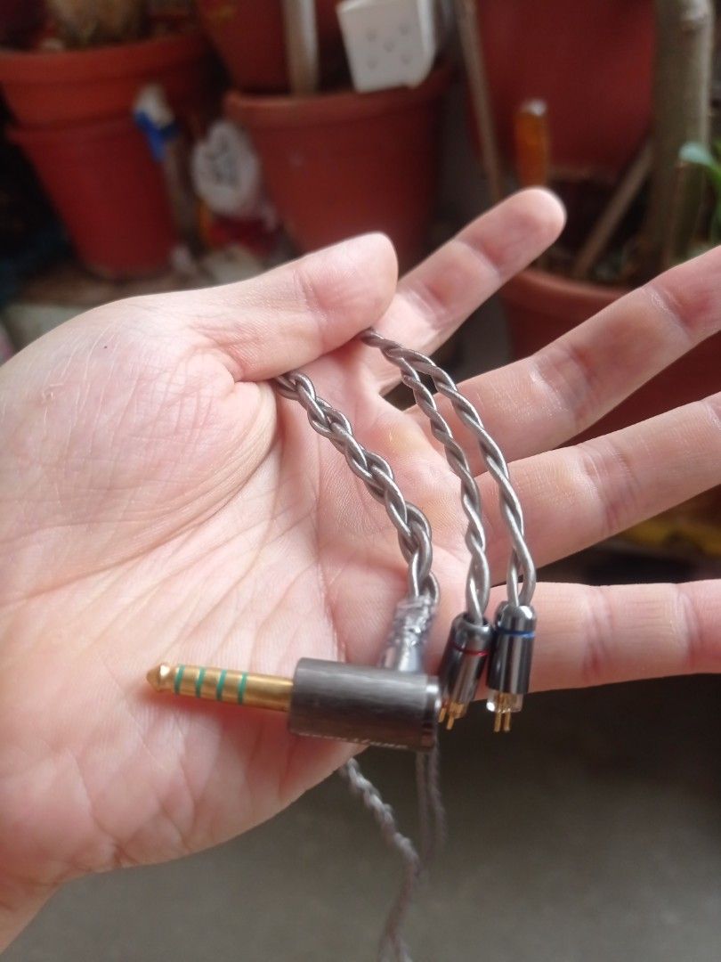 Accoustine cable, Food & Drinks, Alcoholic Beverages on Carousell