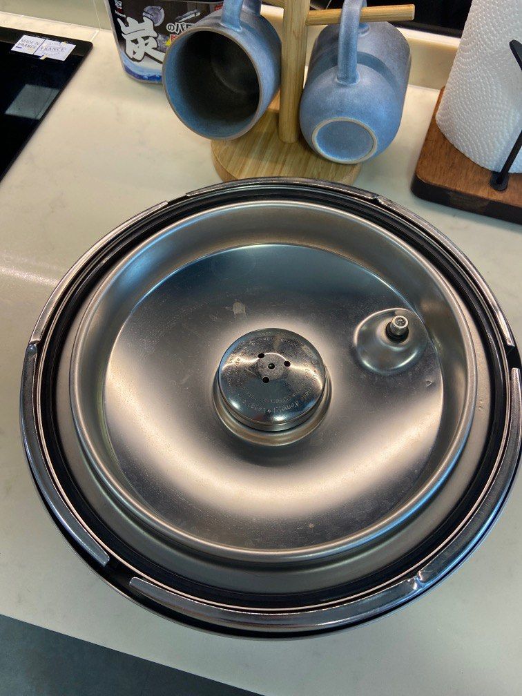 AMC SECUQUICK LID - 30cm Used, Furniture & Home Living, Kitchenware ...