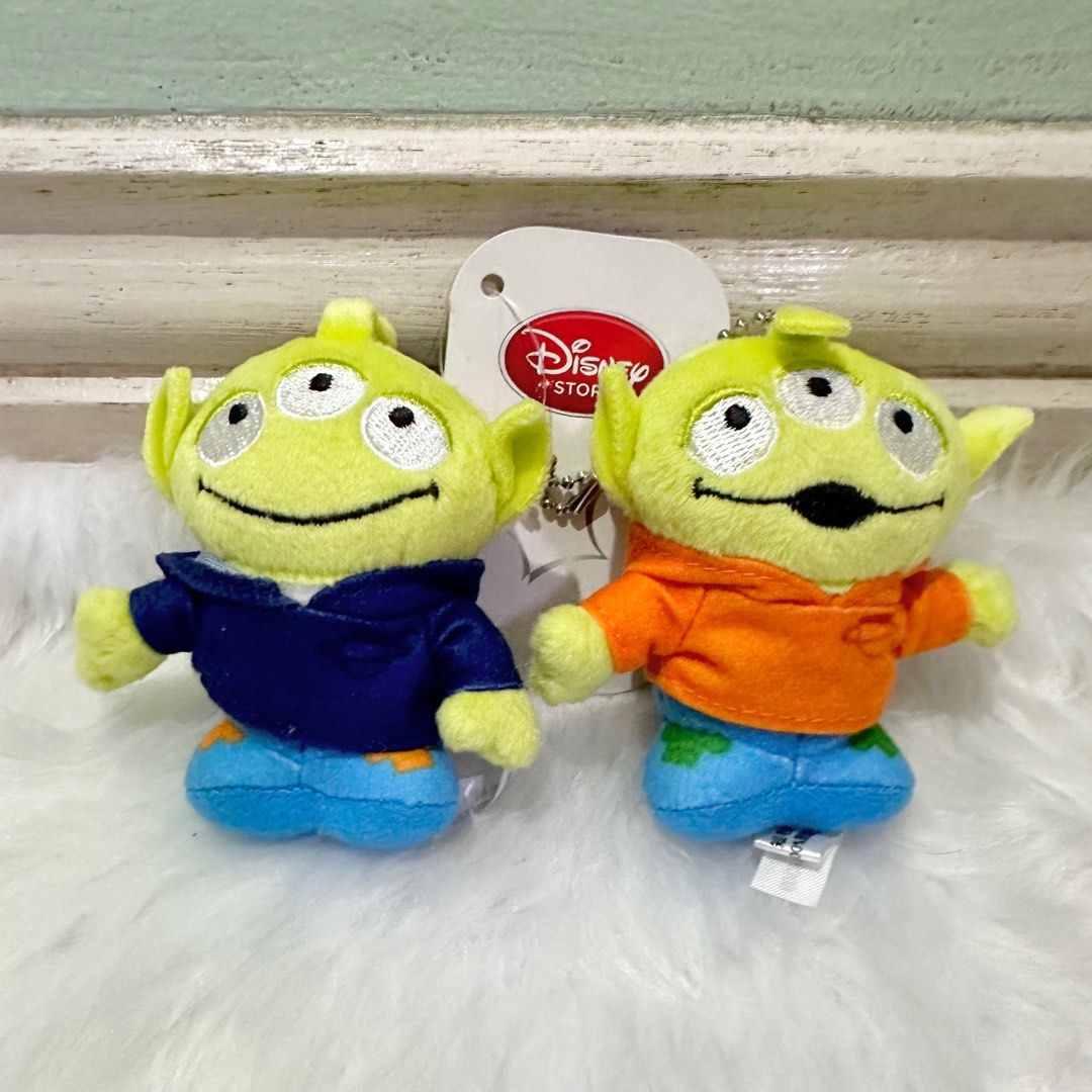 [Authentic] Disney Store Alien Keychain, Hobbies & Toys, Toys & Games ...