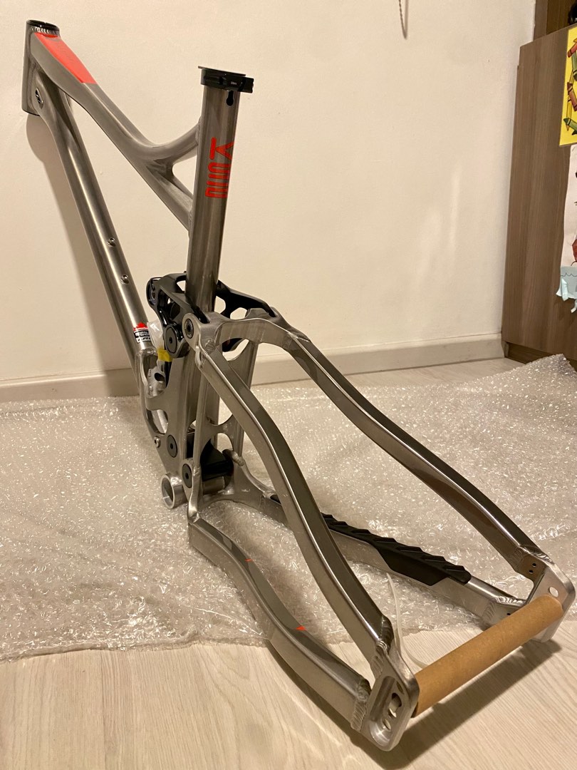 Banshee Phantom V3 - Used Large Frame and shock, Sports Equipment ...