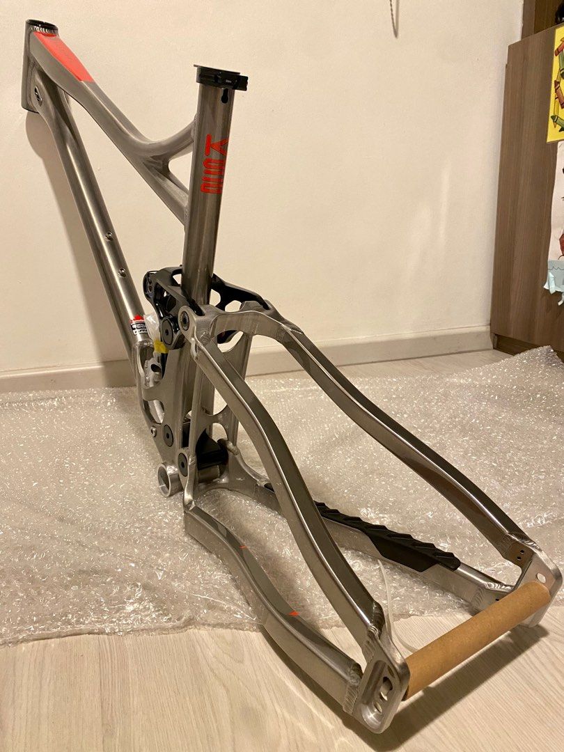 Banshee Phantom V3 - Used Large Frame and shock, Sports Equipment ...