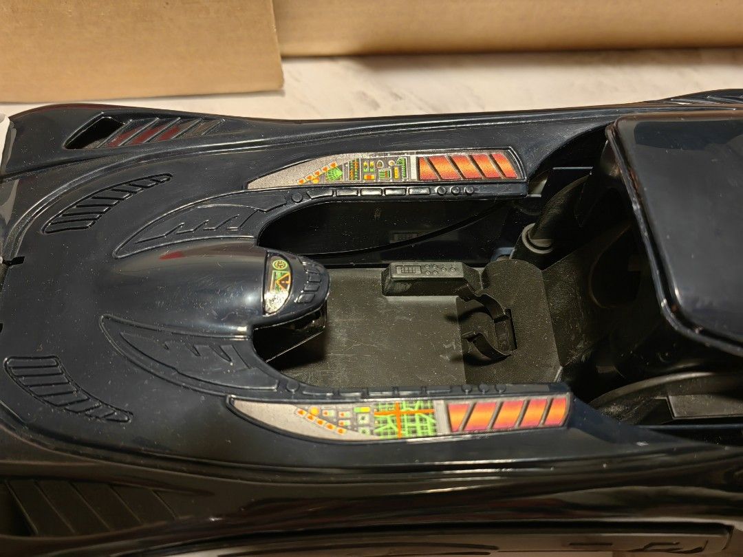 Batman the Animated Series Bruce Wayne Street Jet 連 figure, 興趣及遊戲, 玩具 ...