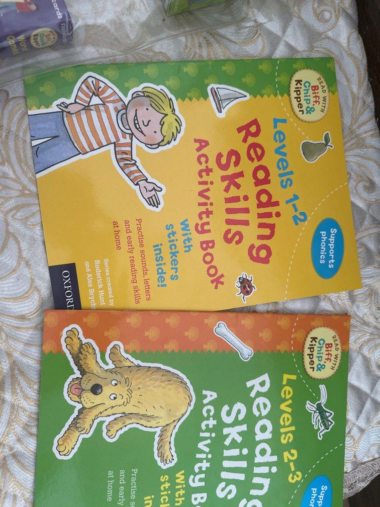 Biff. Chip & Kipper Phonics Flashcard, 興趣及遊戲, 書本 & 文具, 教科書 - Carousell