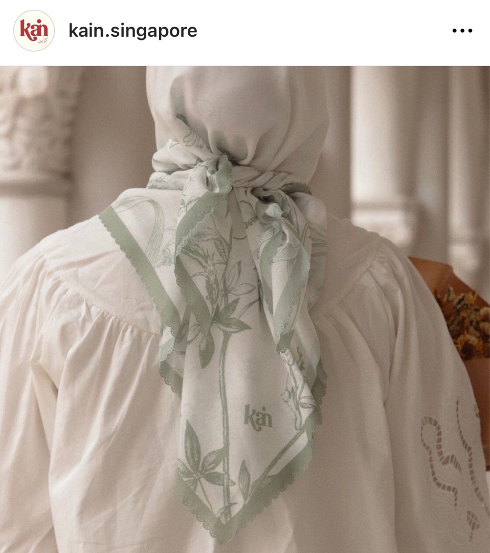 BNIB Kain Singapore SQ Hijab, Women's Fashion, Muslimah Fashion, Hijabs ...