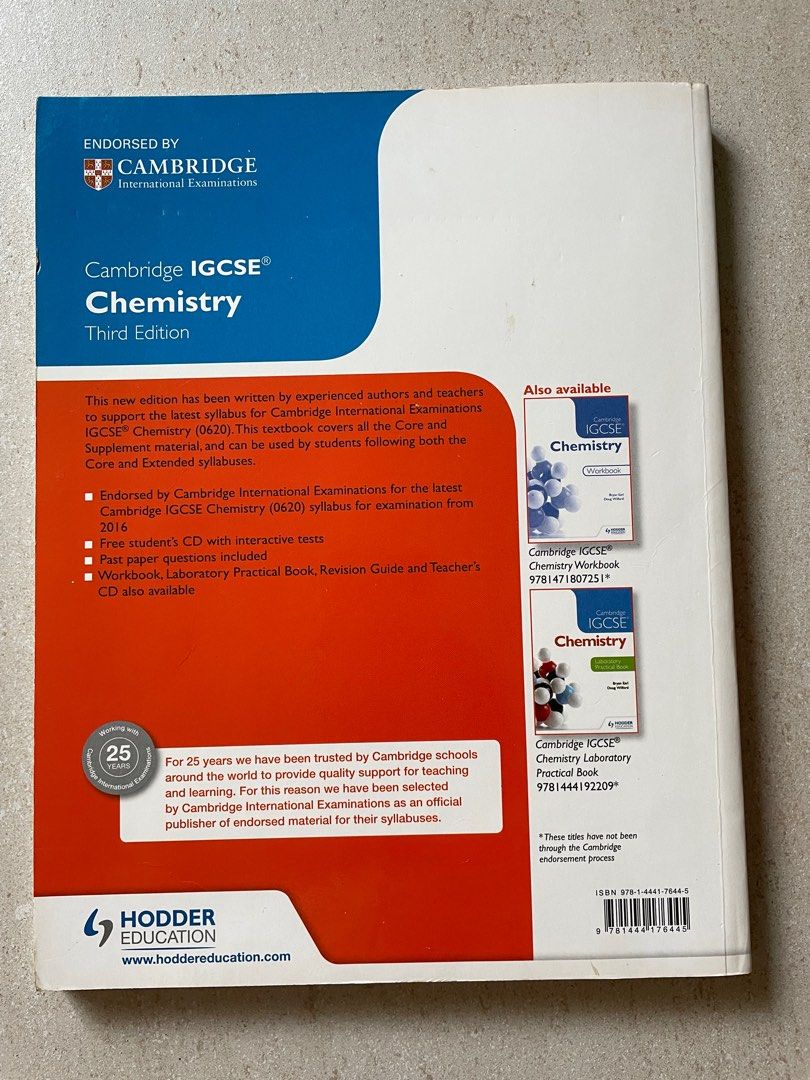 Cambridge IGCSE Chemistry Textbook with CD, 興趣及遊戲, 書本 & 文具, 教科書 - Carousell
