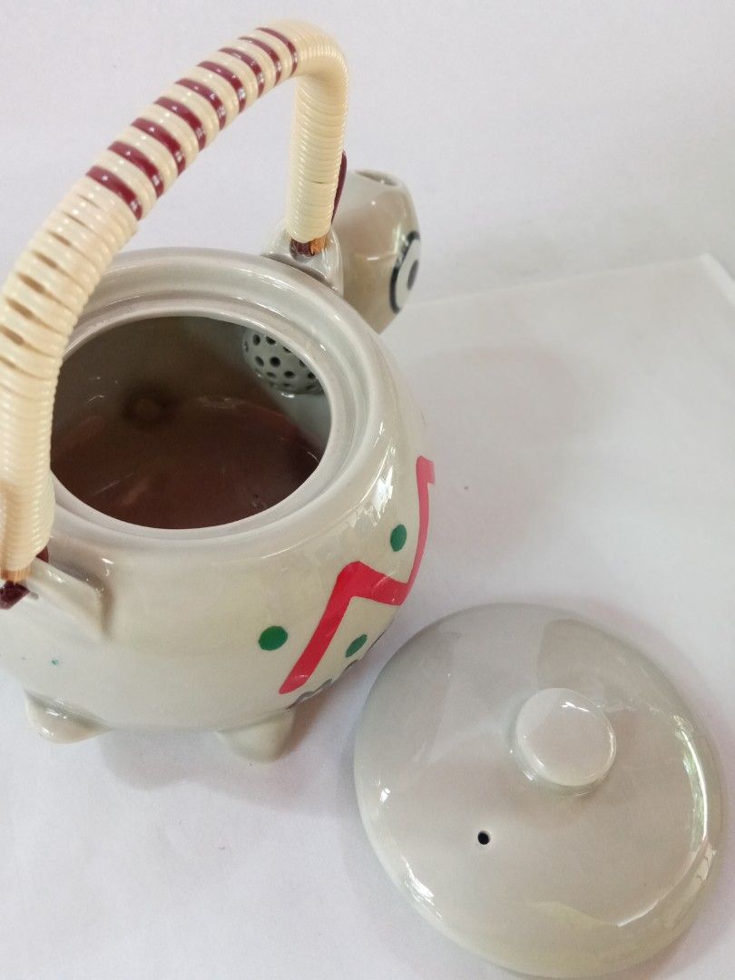 Character teapot, Furniture & Home Living, Kitchenware & Tableware ...