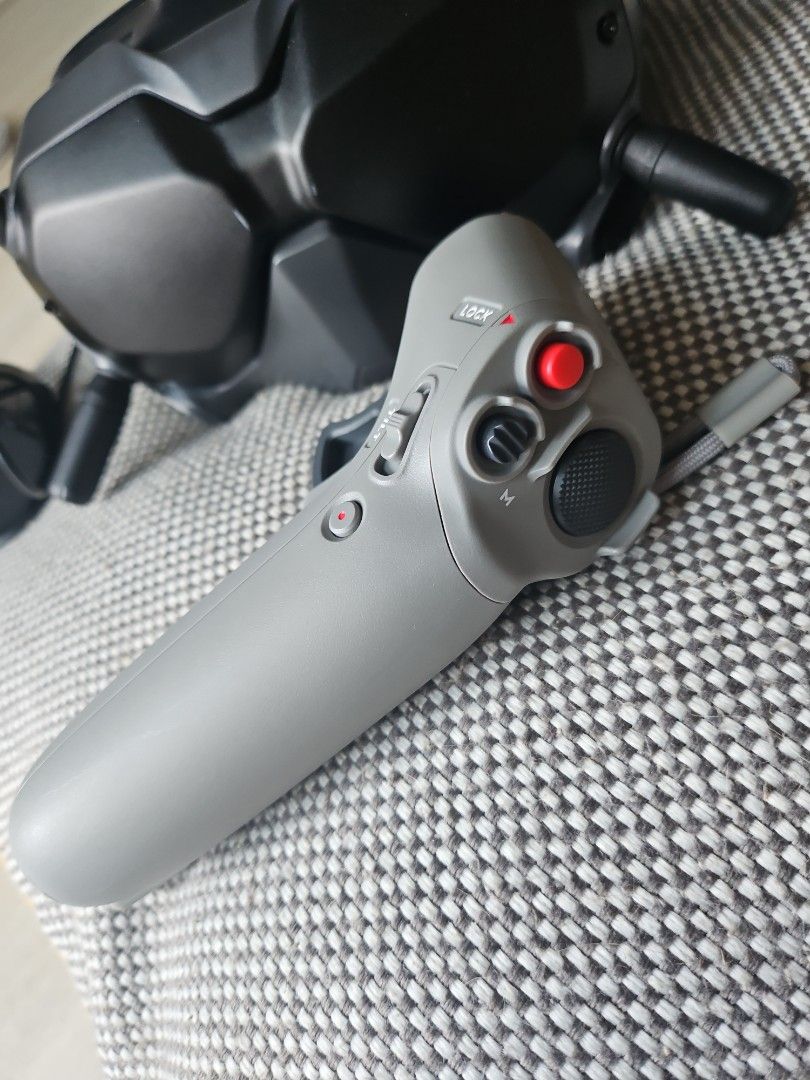 DJI FPV Goggles V1, Photography, Drones on Carousell