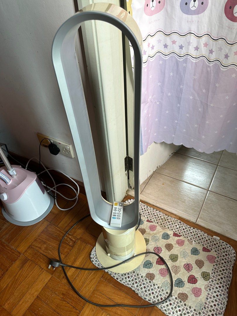 Dyson Fan AM02, Furniture & Home Living, Lighting & Fans, Fans on Carousell
