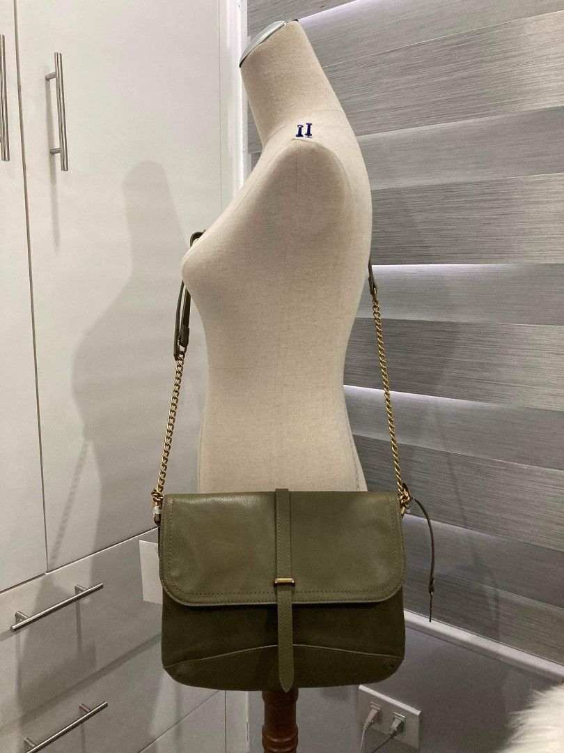 Fossil on Carousell