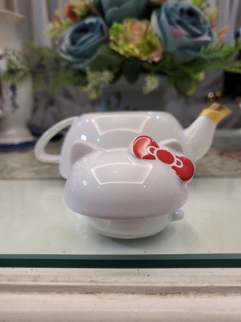 Hello Kitty Ceramic Teapot on Carousell
