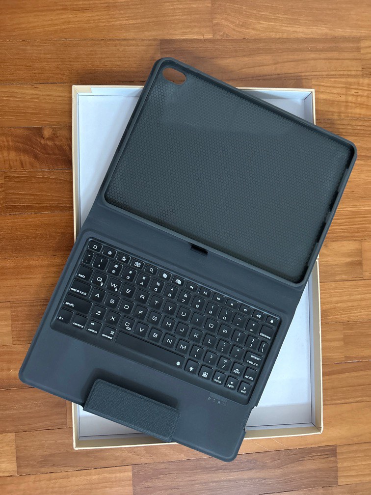 iPad Pro (11-inch) keyboard and case, Mobile Phones & Gadgets, Mobile ...