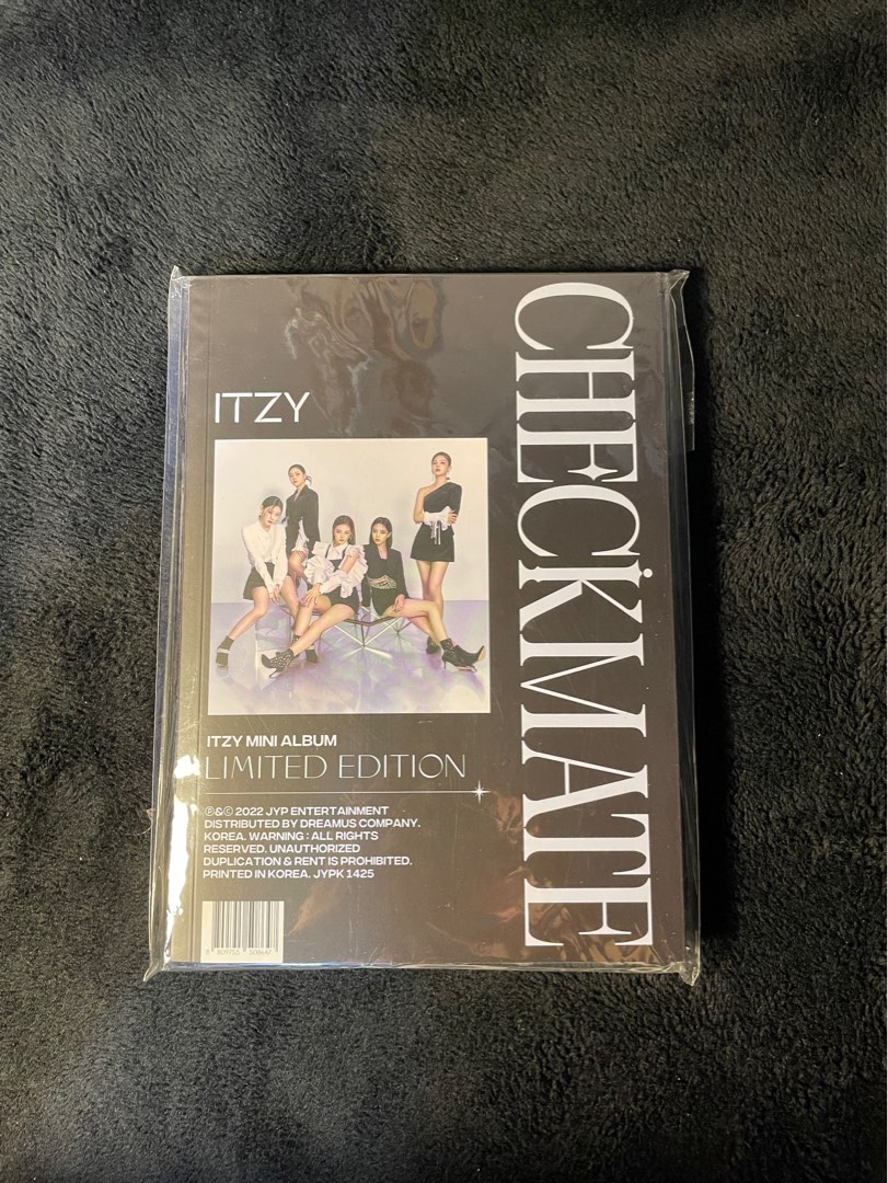 ITZY Checkmate Mini Album (LIMITED EDITION) COMPLETE with POB on Carousell