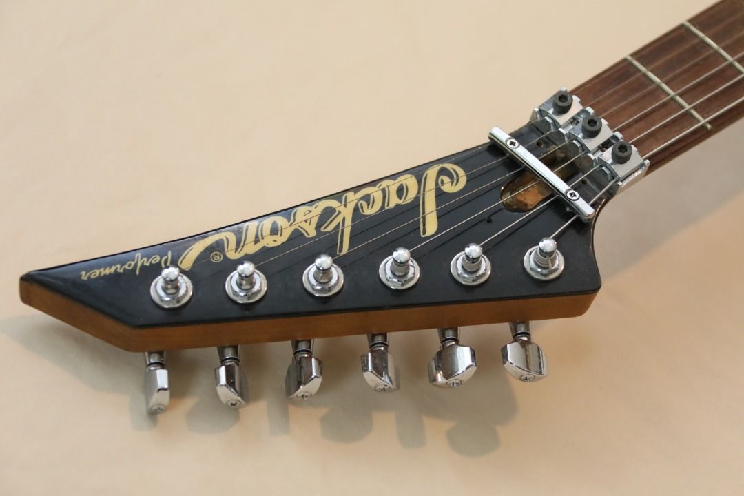 Jackson Flying-V, Hobbies & Toys, Music & Media, Musical Instruments on ...