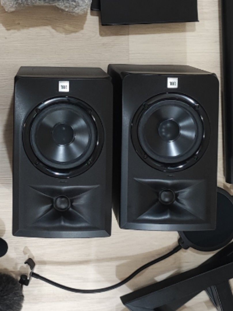 JBL 305p Studio monitor + stand, Audio, Soundbars, Speakers ...