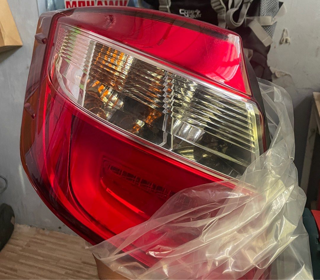 Lampu belakang bezza kiri sahaja, Auto Accessories on Carousell