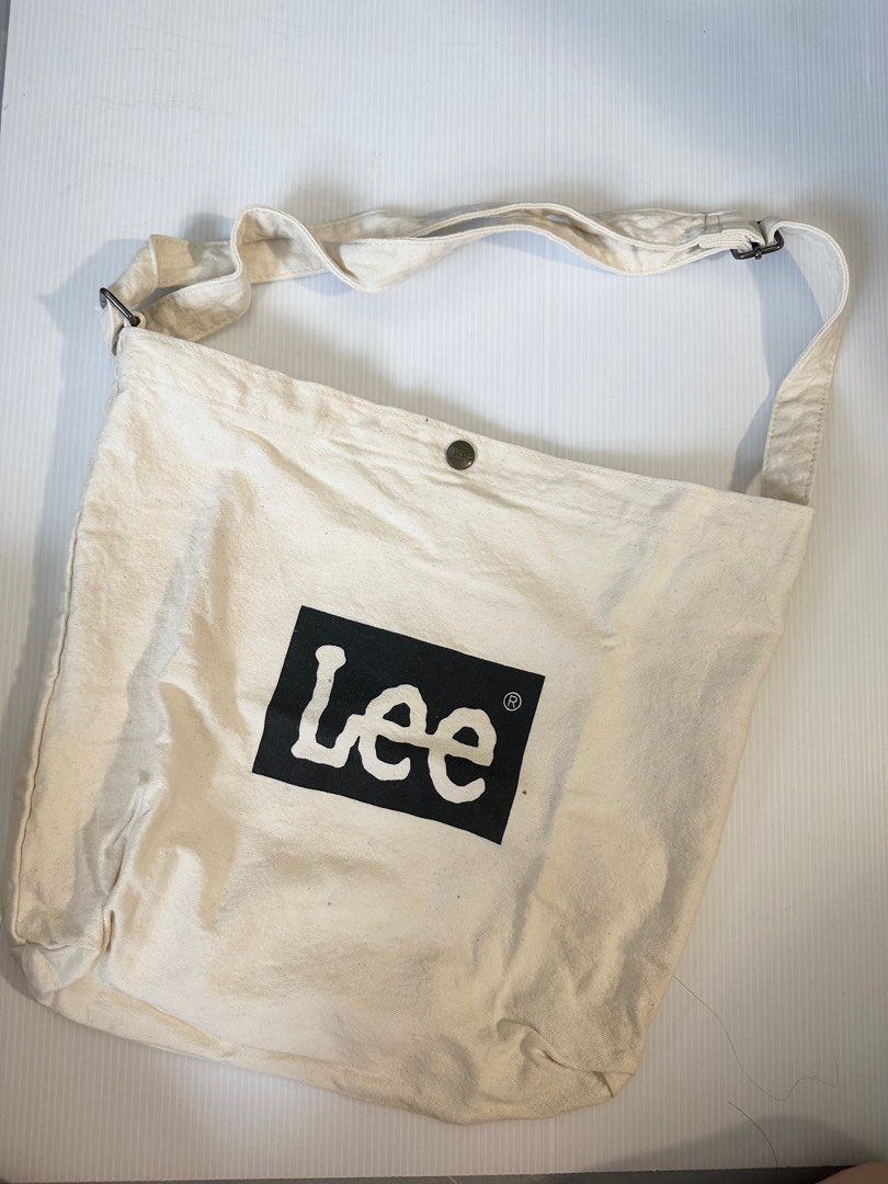 Lee tote bag, 女裝, 手袋及銀包, Tote Bags - Carousell