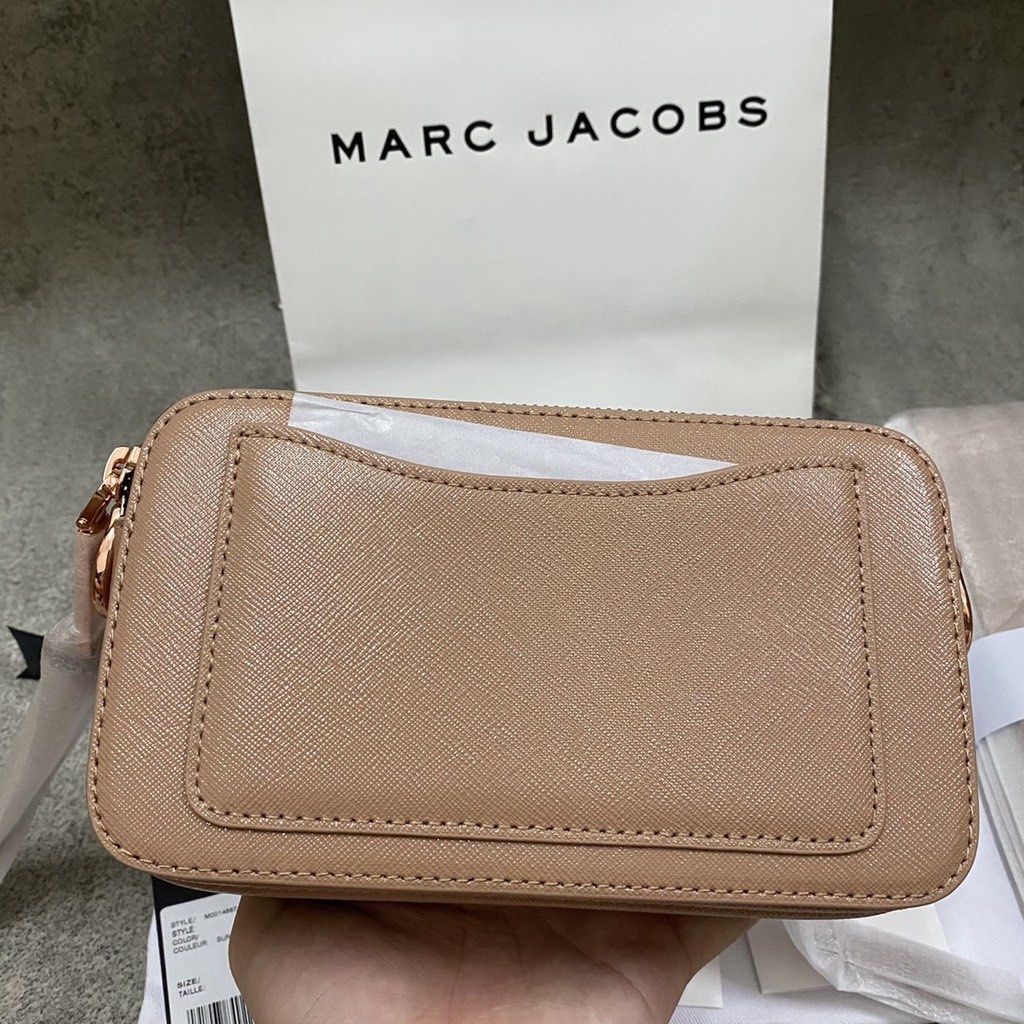 Marc Jacobs Snapshot Beige Crossbody, Barang Mewah, Tas & Dompet di ...