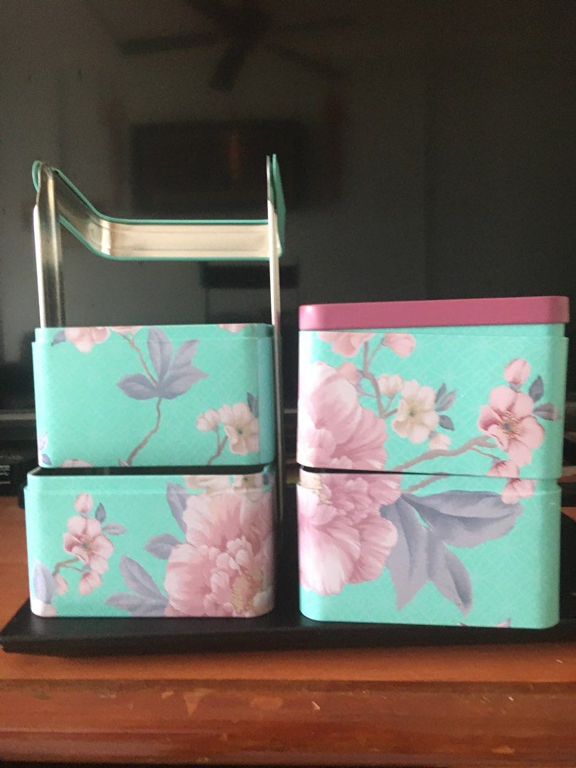 Mooncake box - Metal type, Everything Else on Carousell