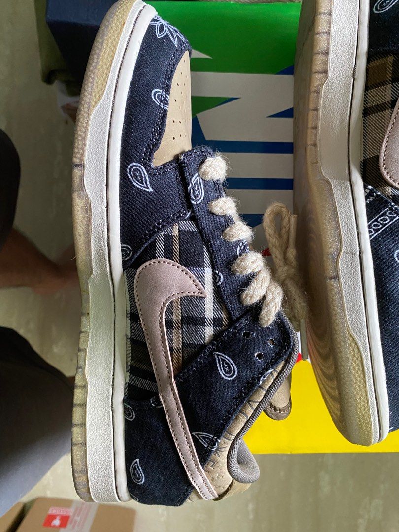 Nike SB Travis Dunk, Men's Fashion, Footwear, Sneakers on Carousell