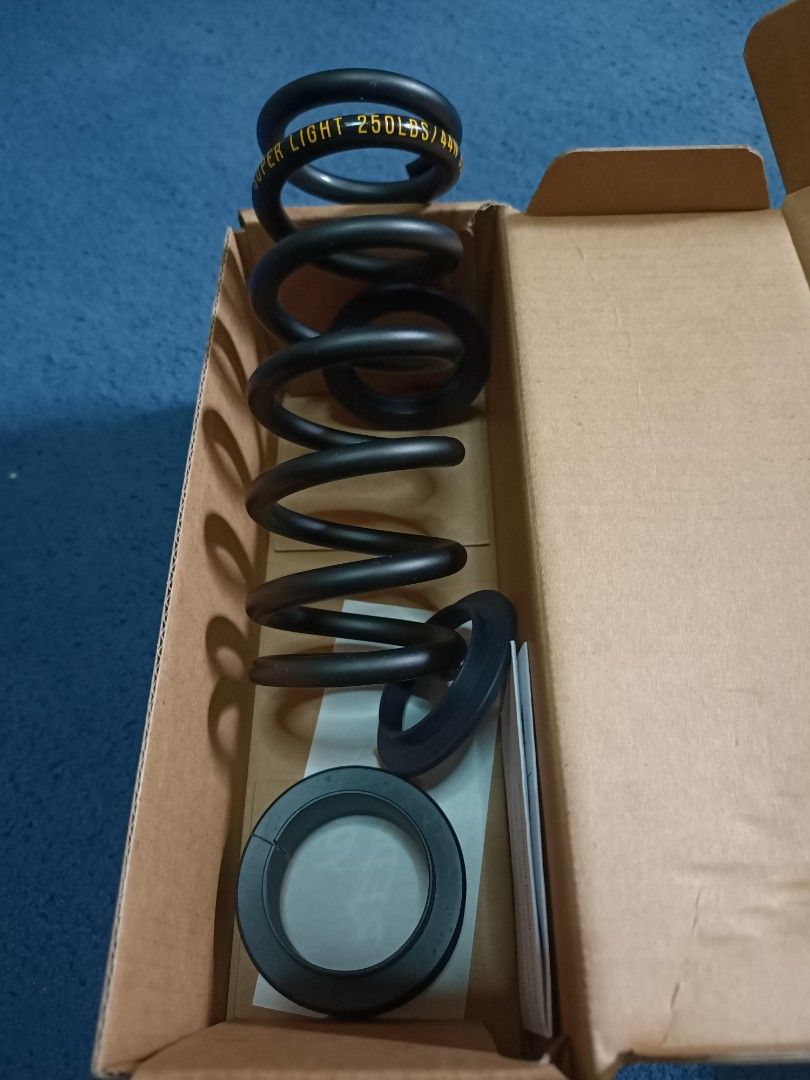 Nukeproof Super Light Spring 250lbs Rear Shock Coil, Sports Equipment ...