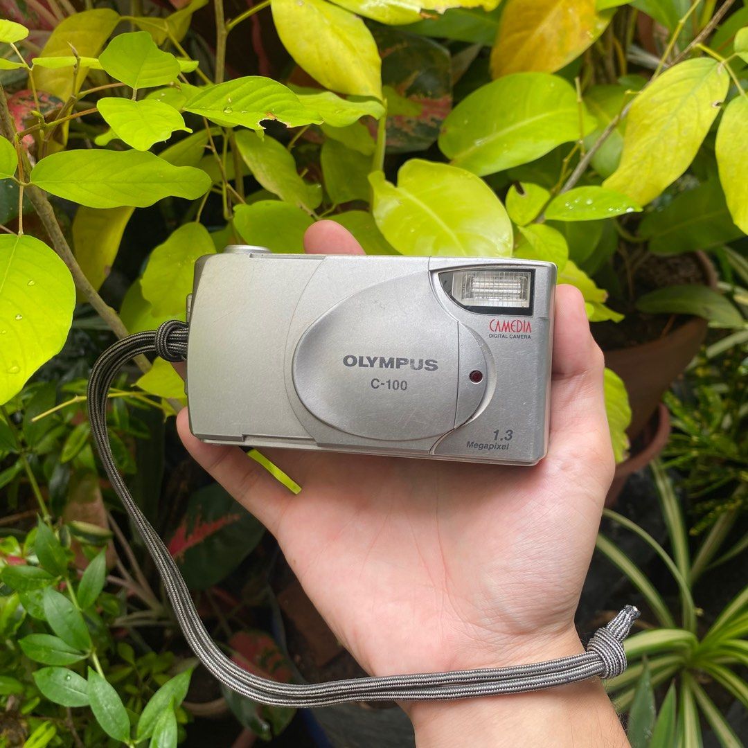 Olympus Camedia C100 Digicam, Photography, Cameras on Carousell