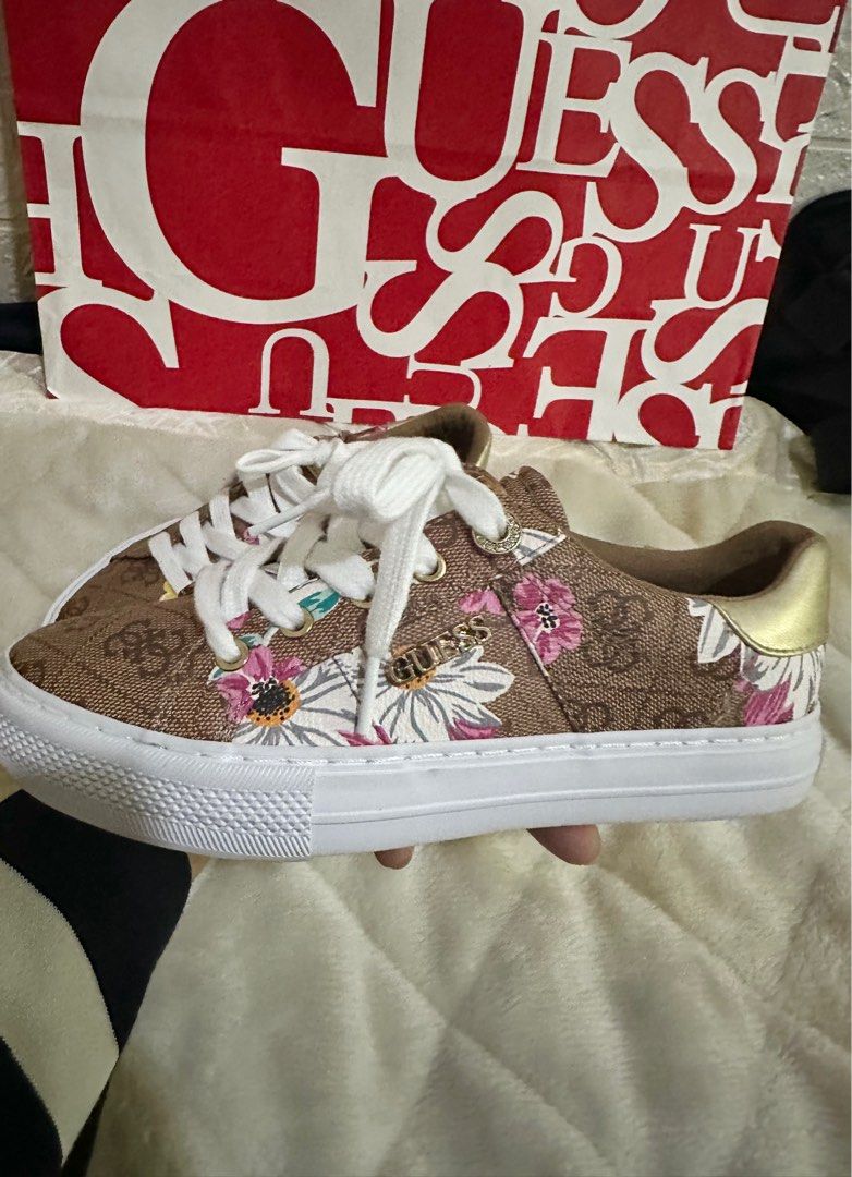 Original Guess sneakers, Women's Fashion, Footwear, Sneakers on Carousell
