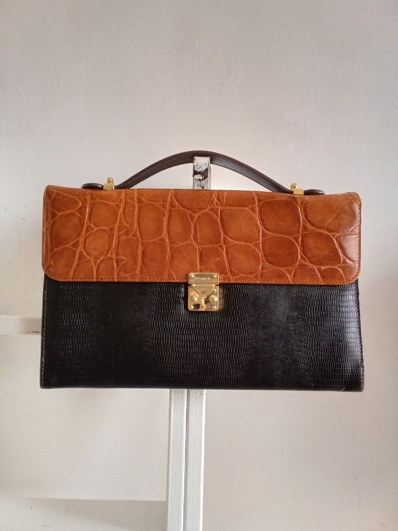 Original Venneti snake skin hand bag with key, Luxury, Bags & Wallets ...
