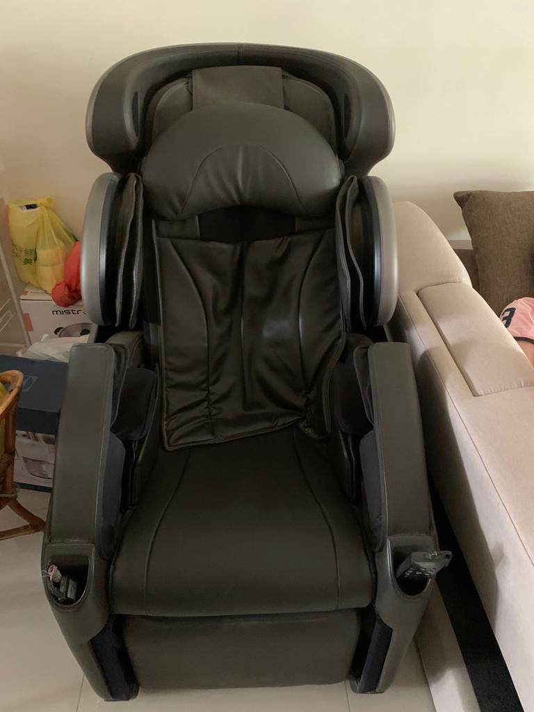 Osim Massage Chair, Health & Nutrition, Massage Devices on Carousell